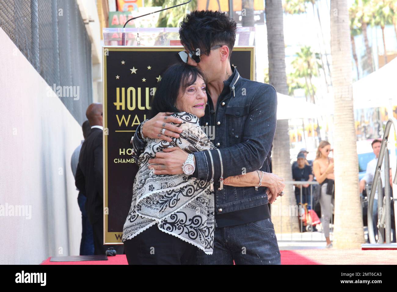Criss Angel, right, and his mom Dimitra Sarantakos pose at the Star on ...