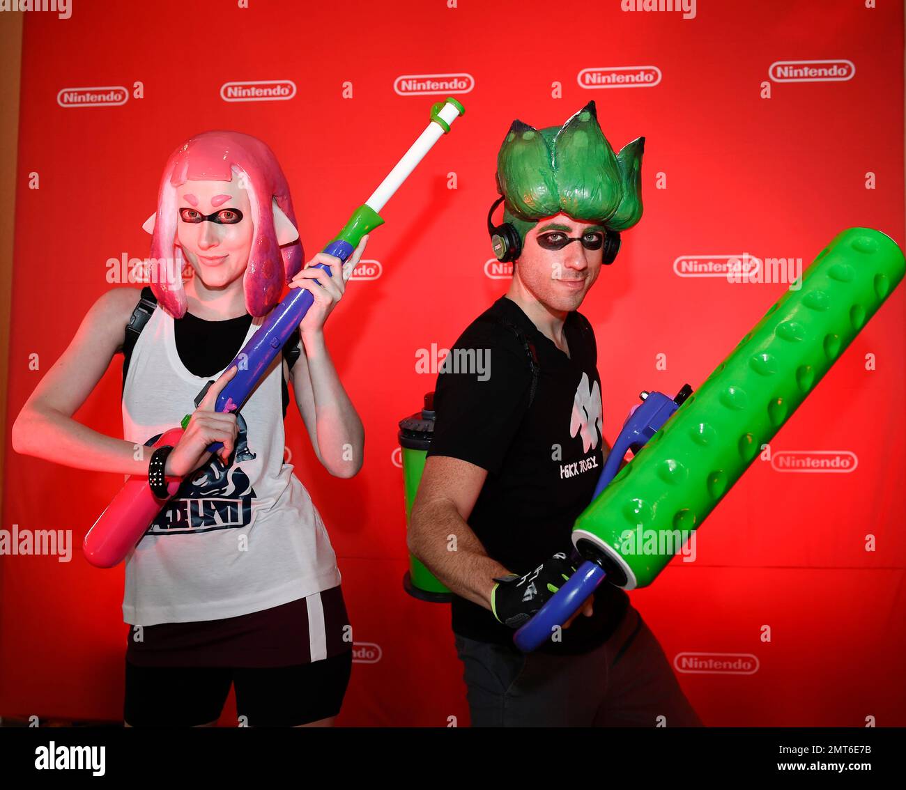 Cosplayers Heidi O'Ferrall and Leo Camacho pose in Splatoon 2-inspired ...