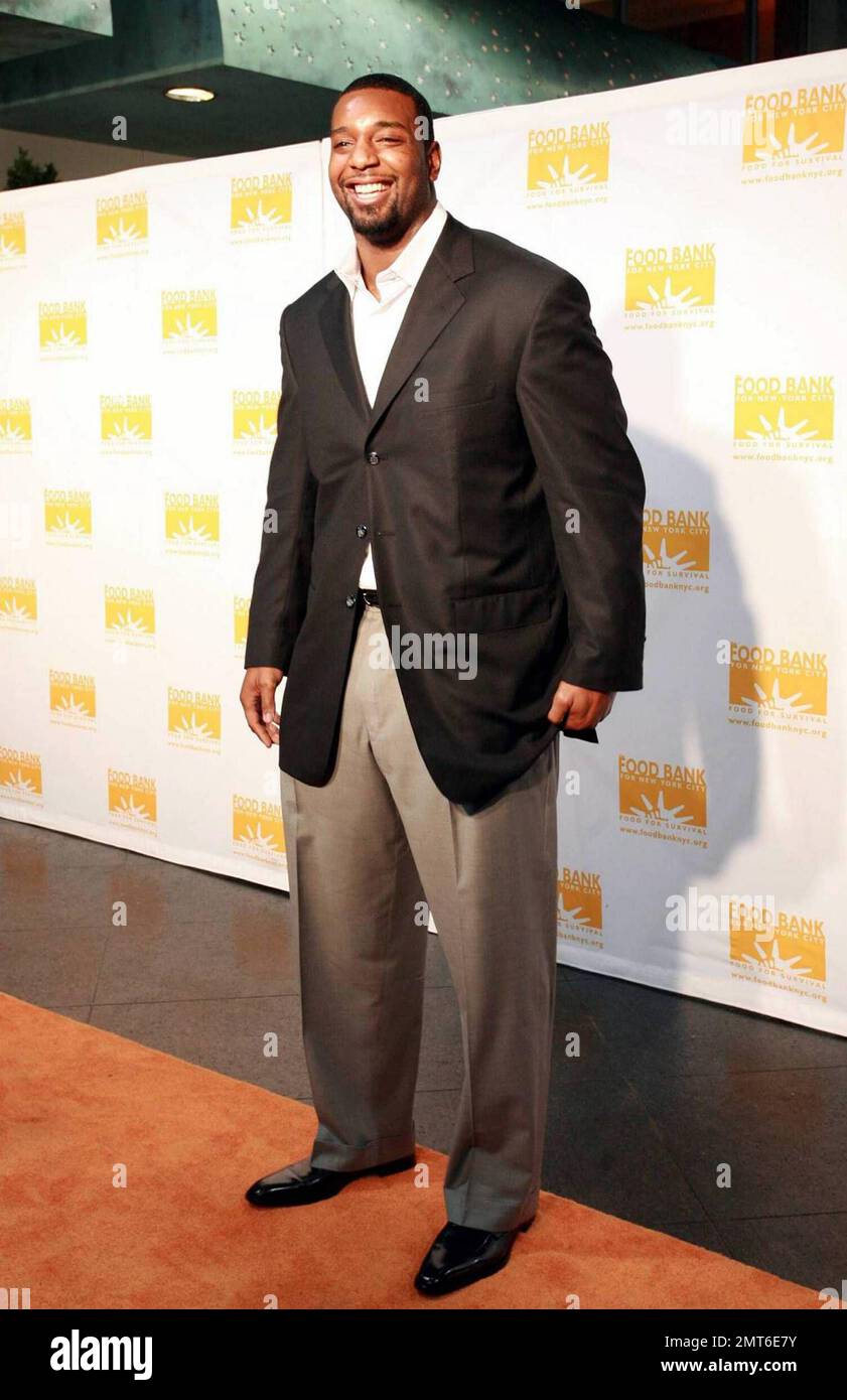 New York Giants defensive tackle Chris Canty attends the Food Bank for ...