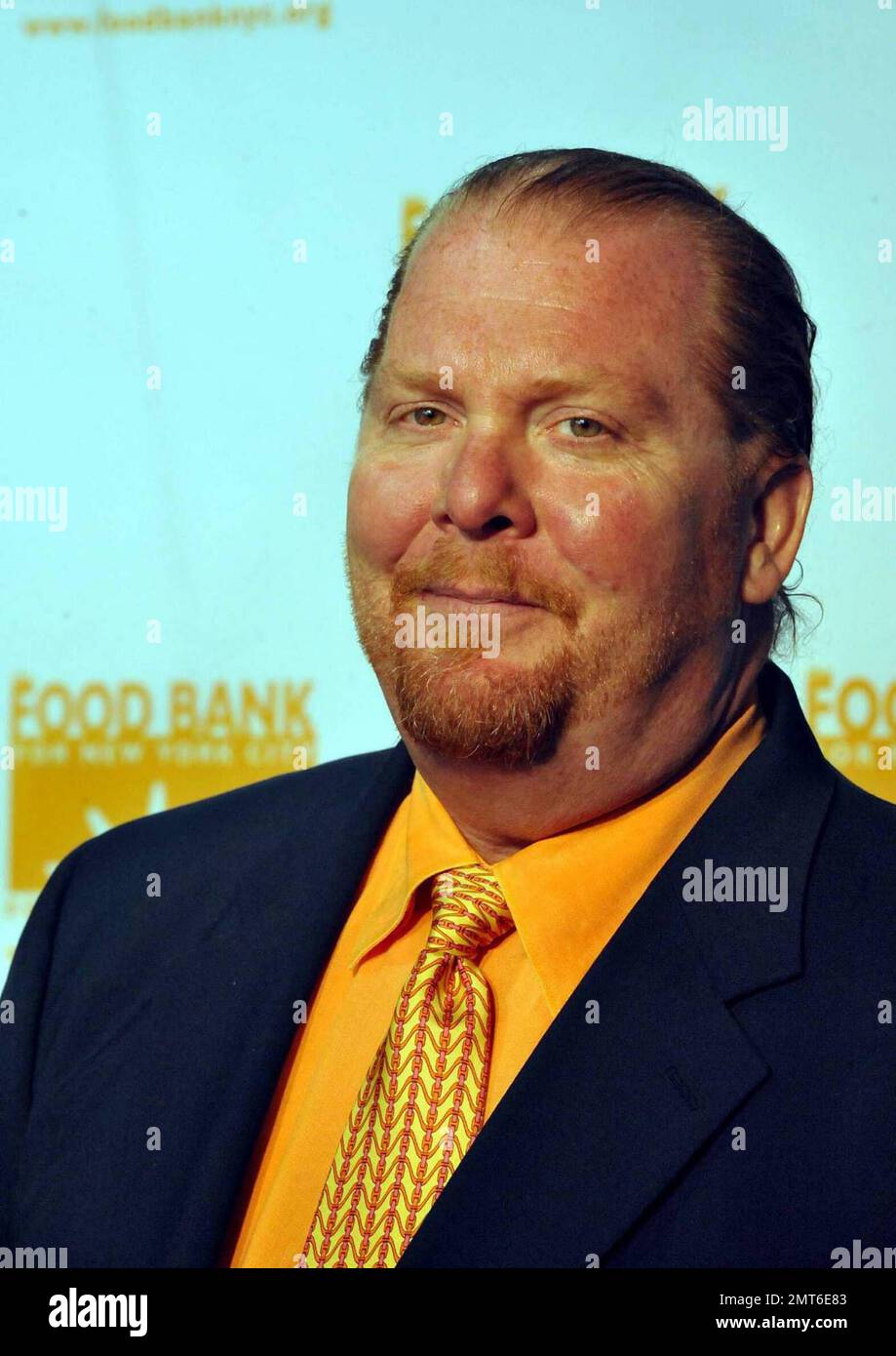 Chef Mario Batali attends the Food Bank for New York 2009 Can-Do Awards ...