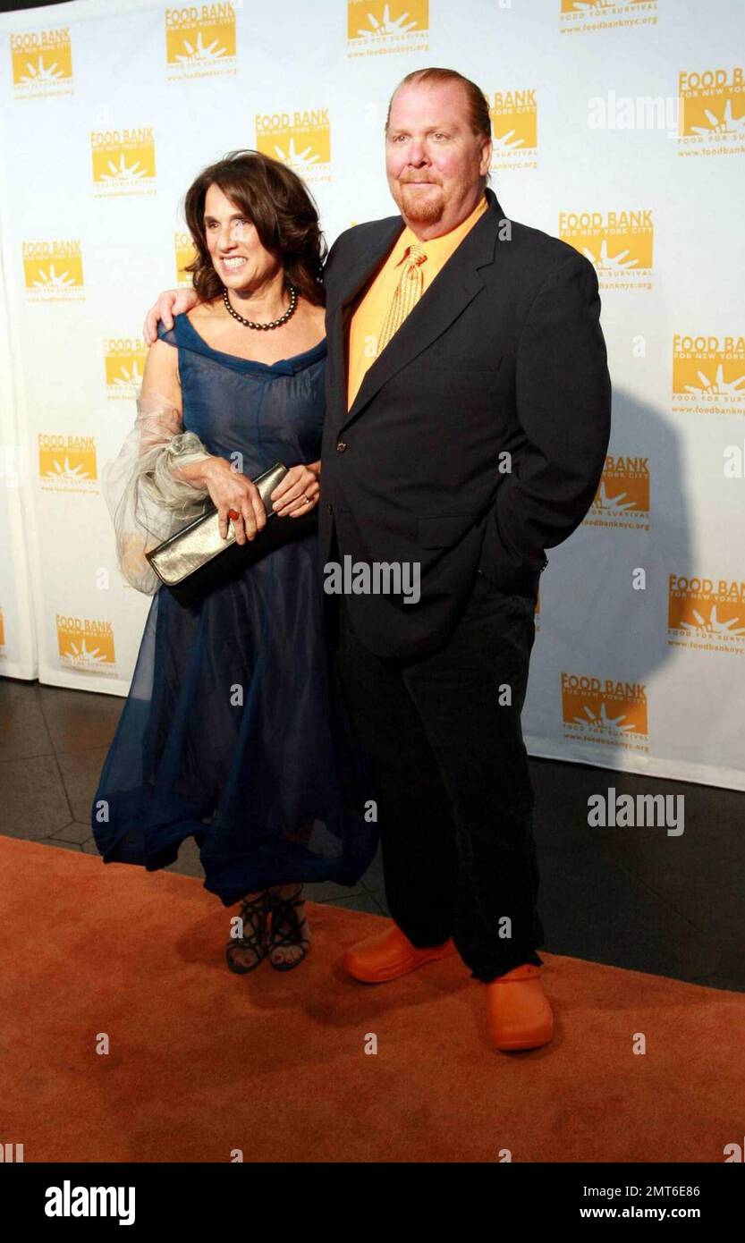 Mario Batali attends the Food Bank for New York 2009 Can-Do Awards ...