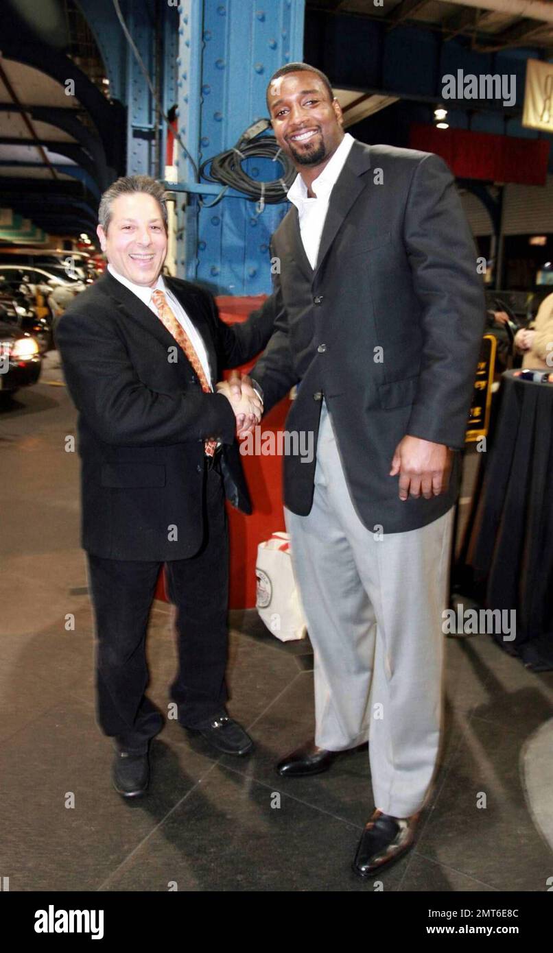 New York Giants defensive Tackle Chris Canty attends the Food Bank for ...