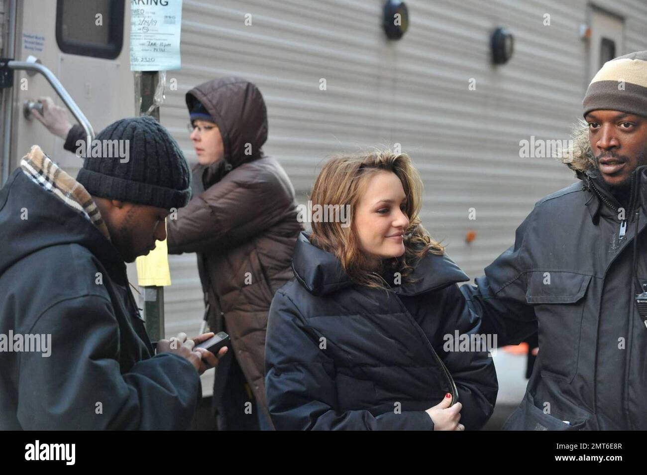 Leighton Meester on the set of Gossip Girl filming in Manhattan. New ...