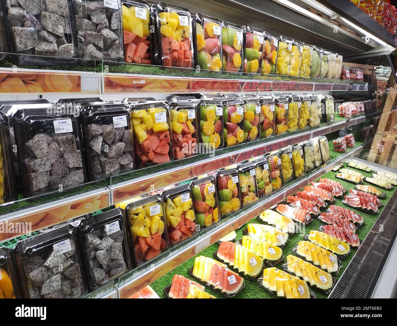 Supermarket fruit fruits section hi-res stock photography and images ...