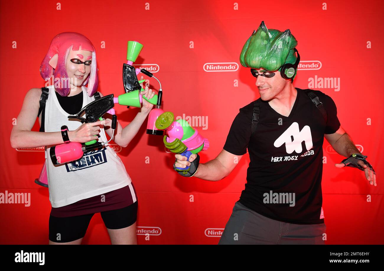 IMAGE DISTRIBUTED FOR NINTENDO - Cosplayers Heidi O'Ferrall and Leo ...