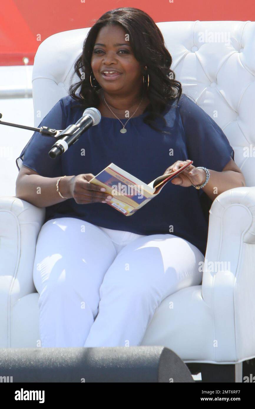 Randi rhodes hi-res stock photography and images - Alamy