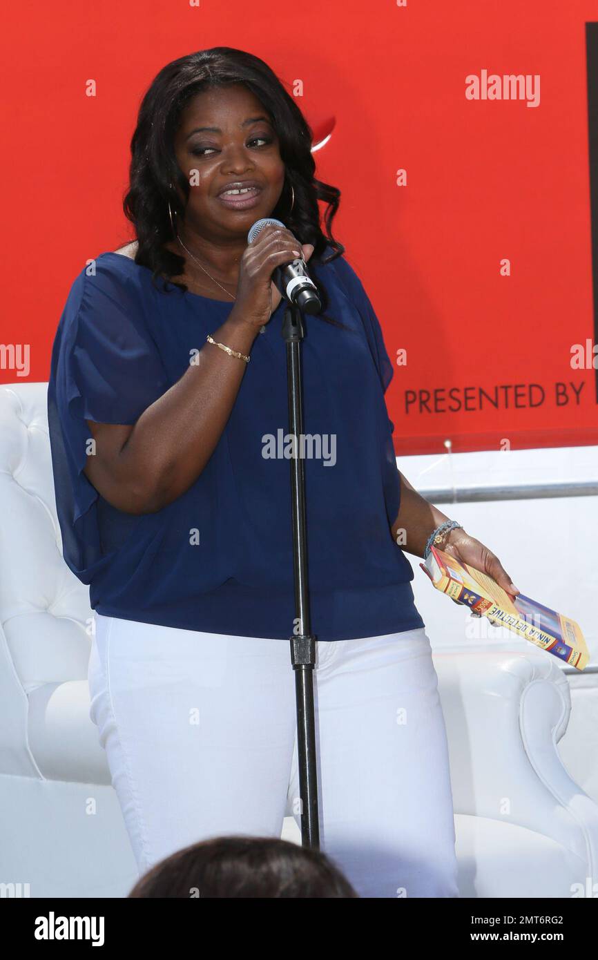 Randi rhodes hi-res stock photography and images - Alamy