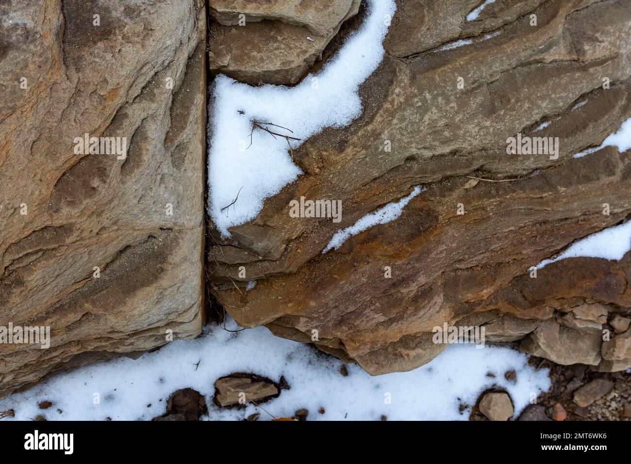 Texture of stone rock with snow Stock Photo - Alamy