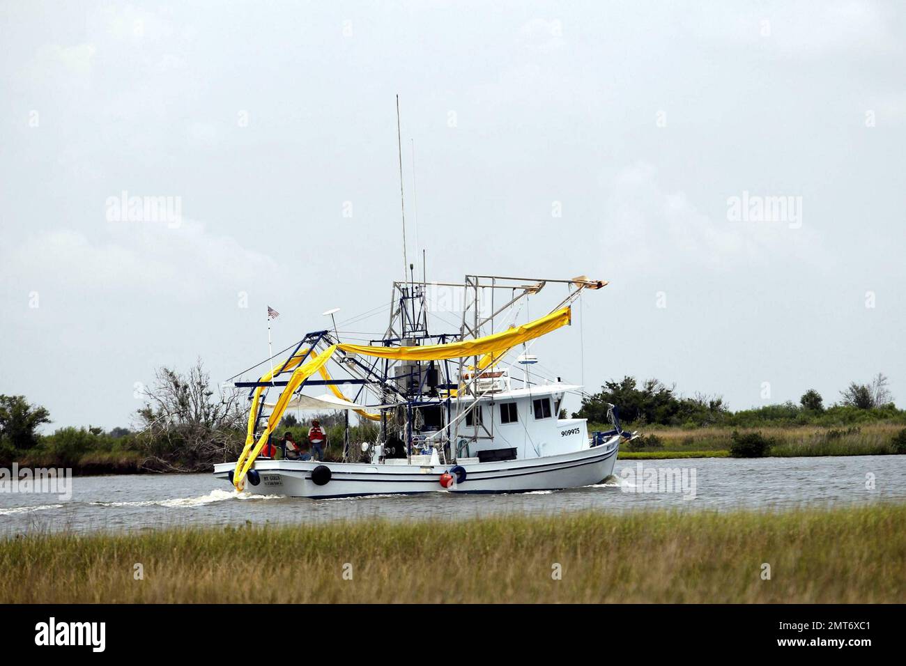 Fishing vessels have taken on a new role in the oil leak disaster in ...