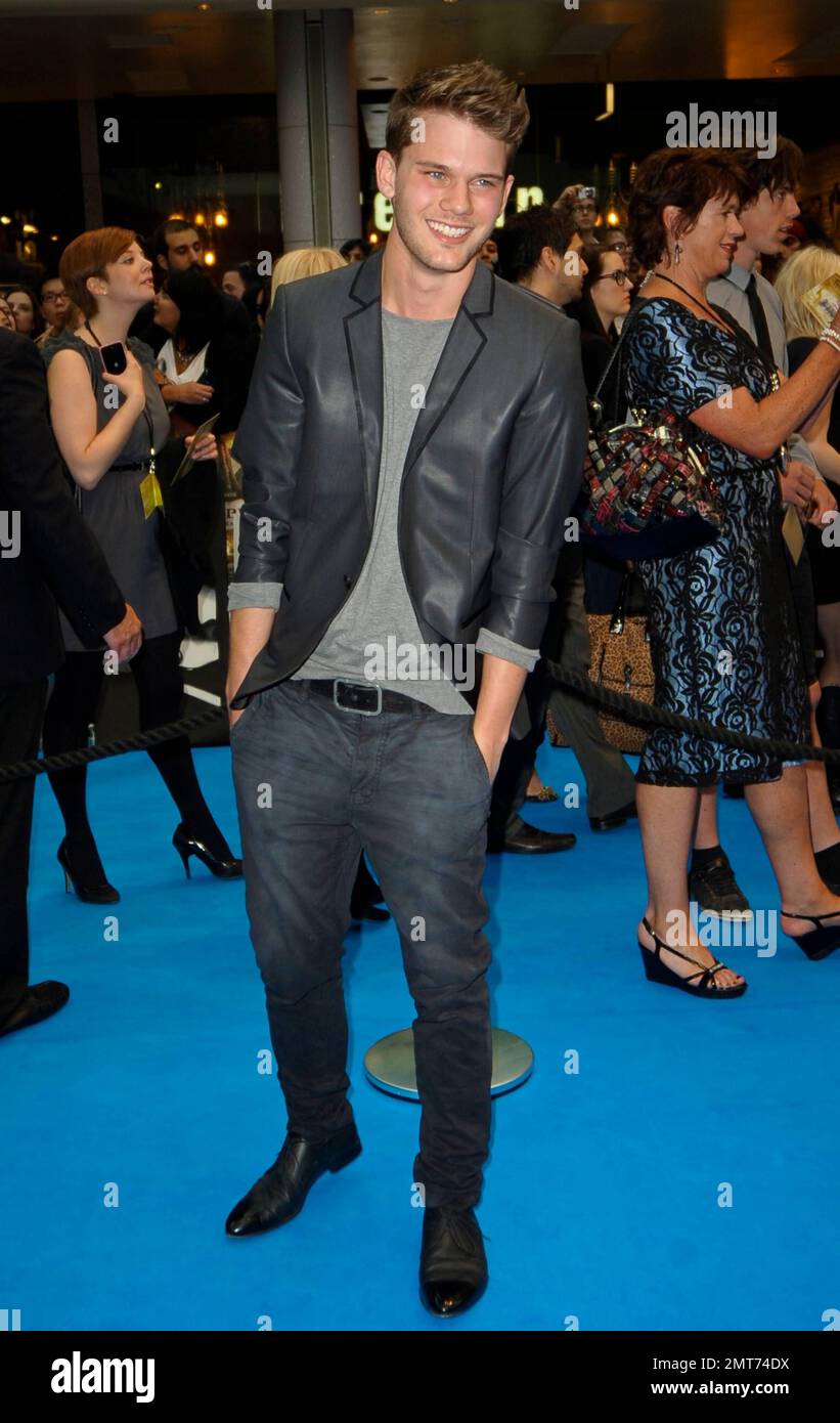 Jeremy irvine pirates caribbean hi-res stock photography and images - Alamy