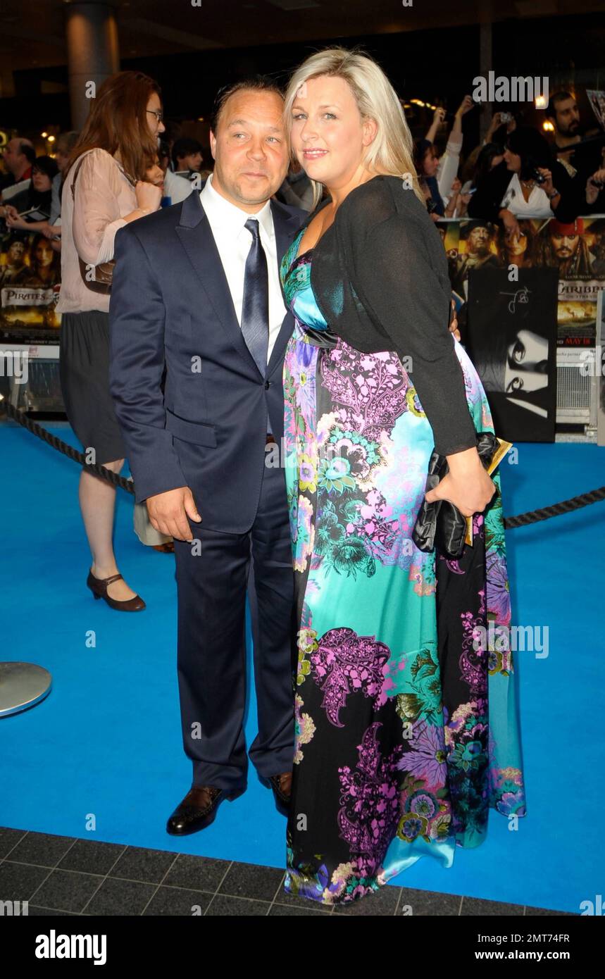 Stephen graham pirates of the caribbean hi-res stock photography and ...