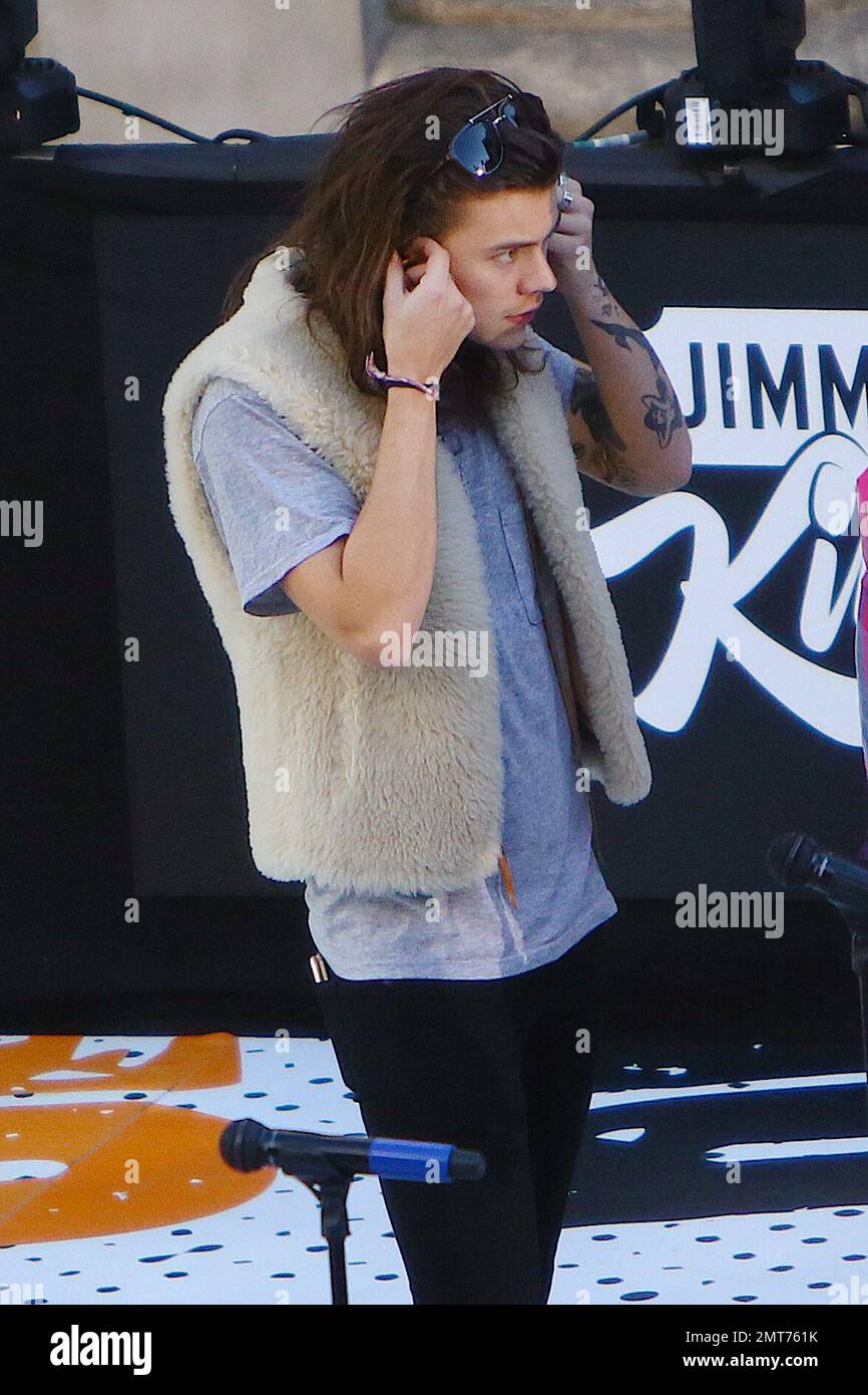 One Direction runs through a sound check for their Jimmy Kimmel ...