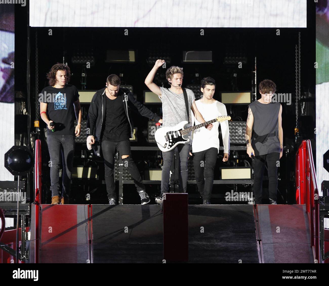 ‘One Direction’ hits the stage at the Sun Life Stadium in Miami ...
