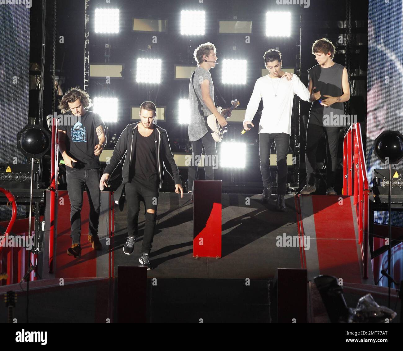‘One Direction’ hits the stage at the Sun Life Stadium in Miami ...