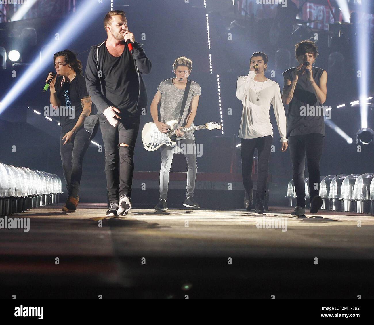 One Direction Wwa Concert Crowd