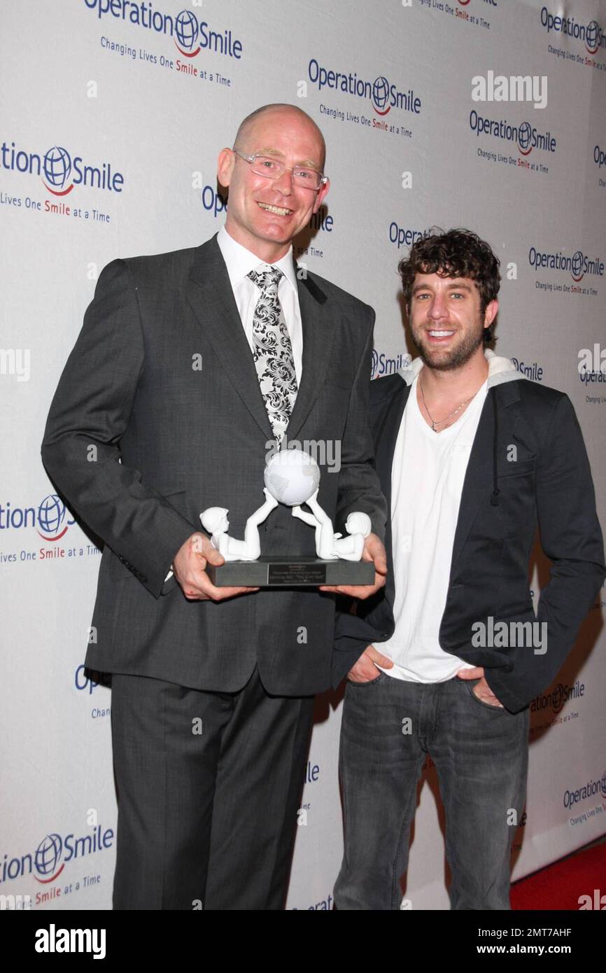 Gary Carter and Elliott Yamin arrive at Operation Smile's 7th Annual ...