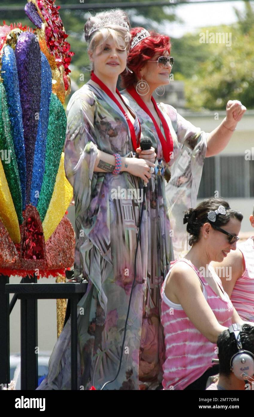 Grand Marshals Sharon and Kelly Osbourne cruise along Santa Monica ...