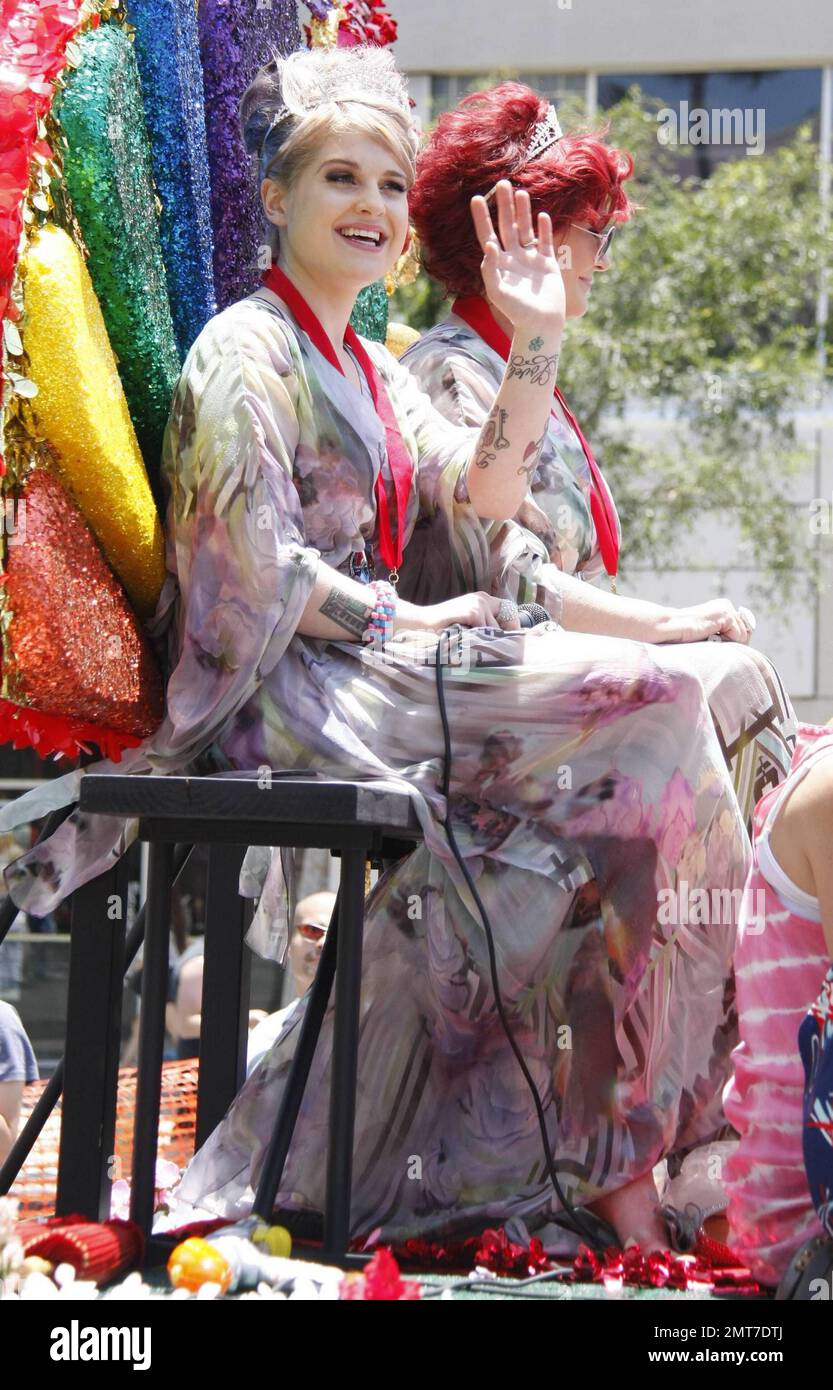 Grand Marshals Sharon and Kelly Osbourne cruise along Santa Monica ...