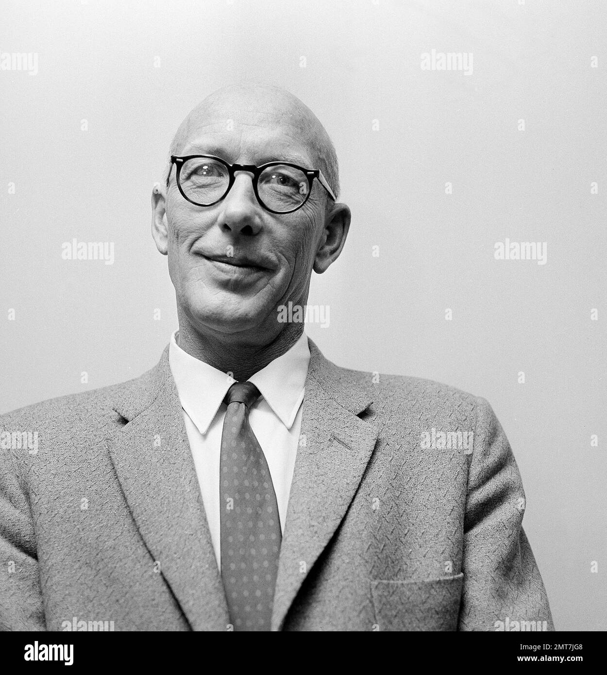 Dr. Edward Lawrie Tatum, Rockefeller Institute biochemist and winner of ...