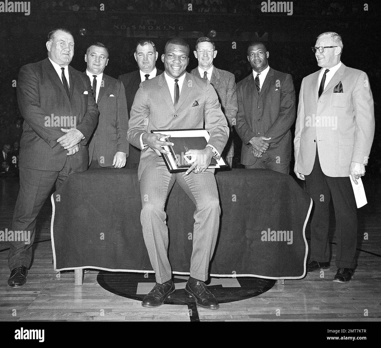 Six former Minnesota football tackle fgreats, on hand to honor the most ...