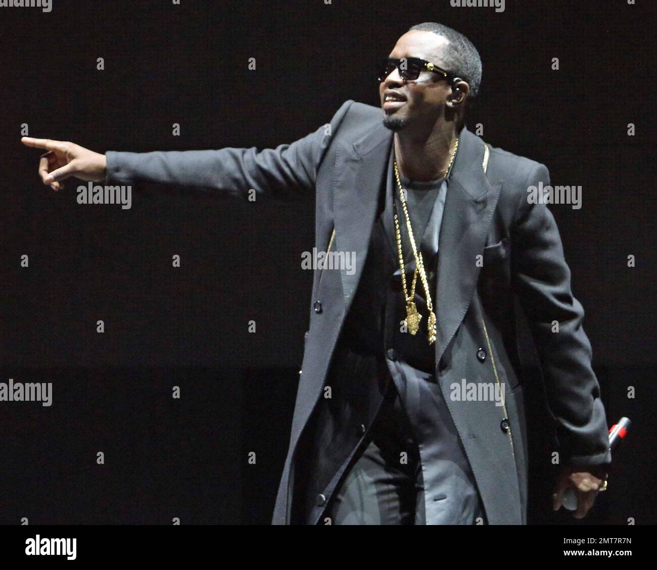 Puff daddy performing hi-res stock photography and images - Alamy