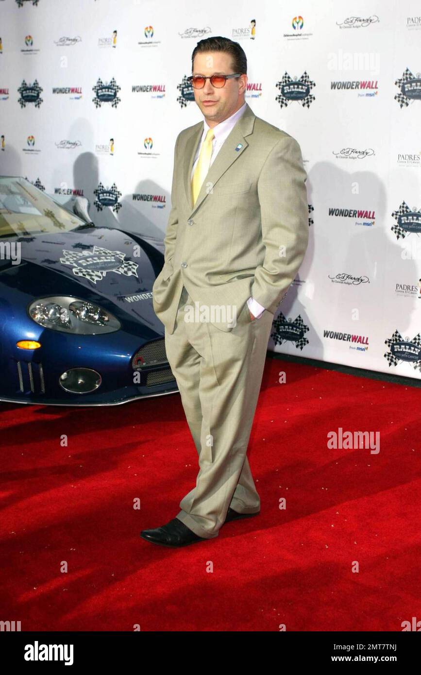 Stephen Baldwin arrives for the Padres Contra El Cancer Car Rally ...