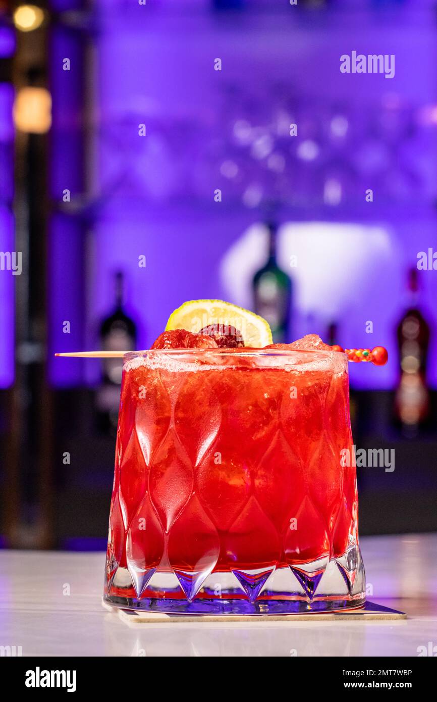 Cooling cocktails hi-res stock photography and images - Alamy