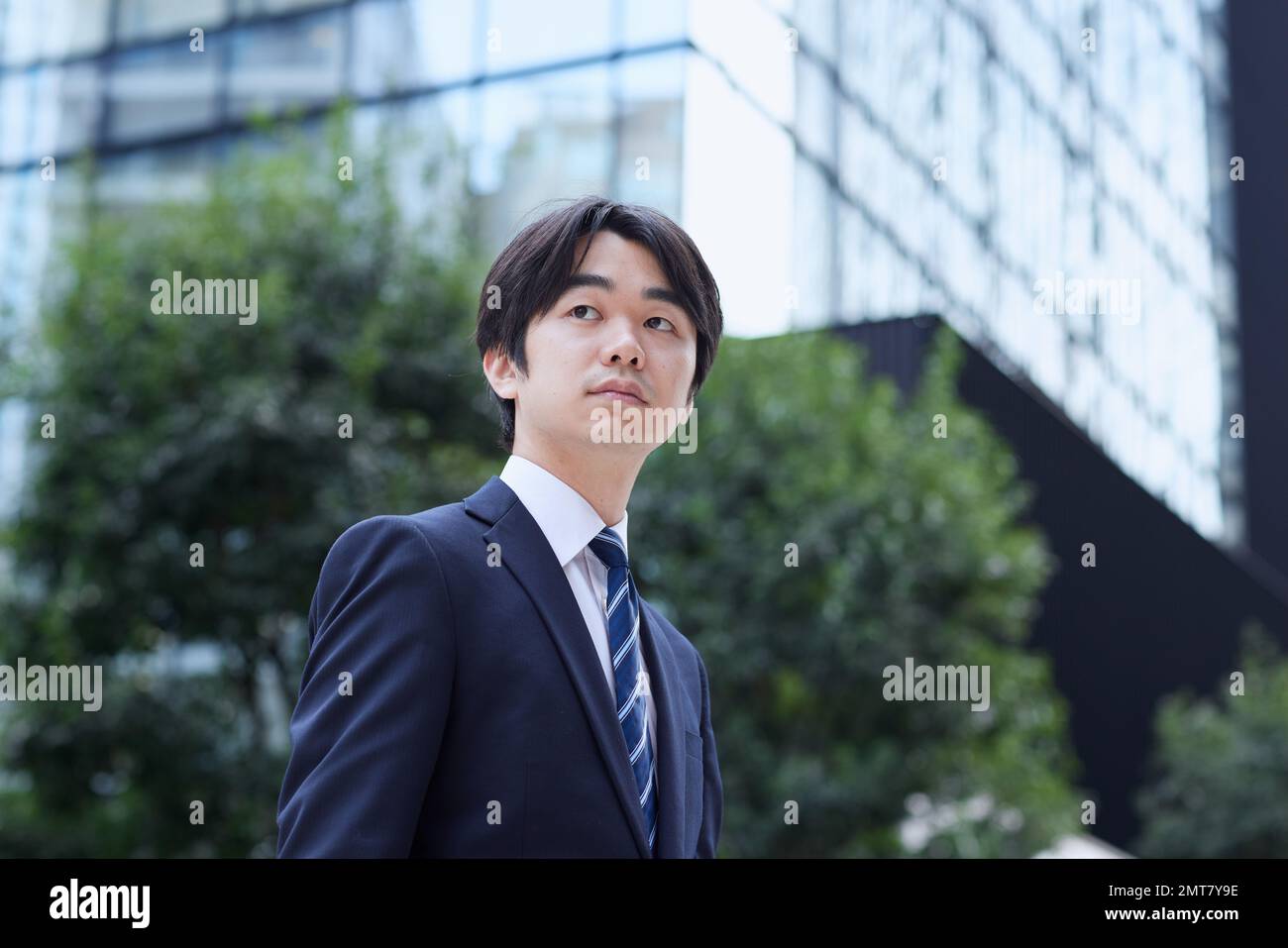 Side view businessman asian hi-res stock photography and images - Alamy