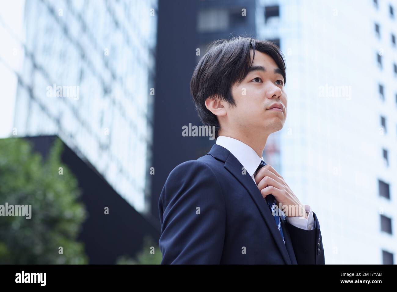 Young Japanese businessman portrait Stock Photo - Alamy