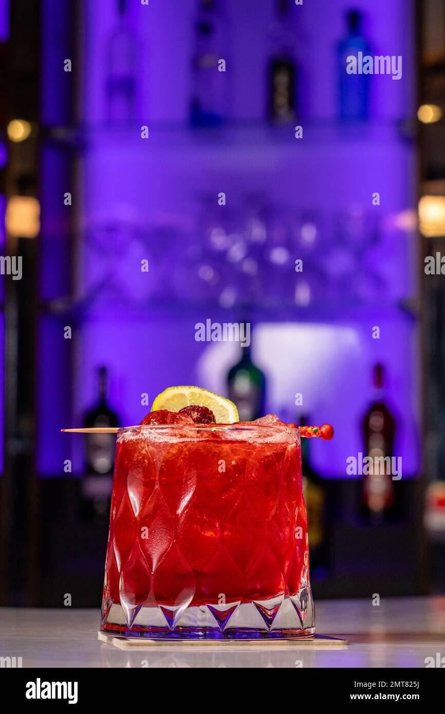 Cooling cocktails hi-res stock photography and images - Alamy