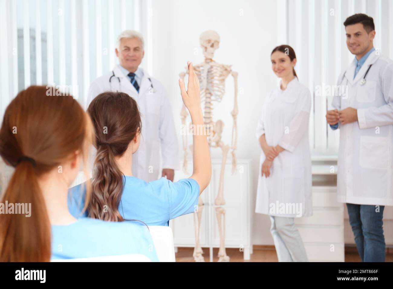 Medical students anatomy lecture hi-res stock photography and images ...