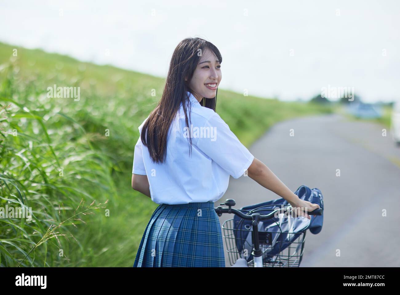 Japanese teenage girl bicycle hi-res stock photography and images - Alamy