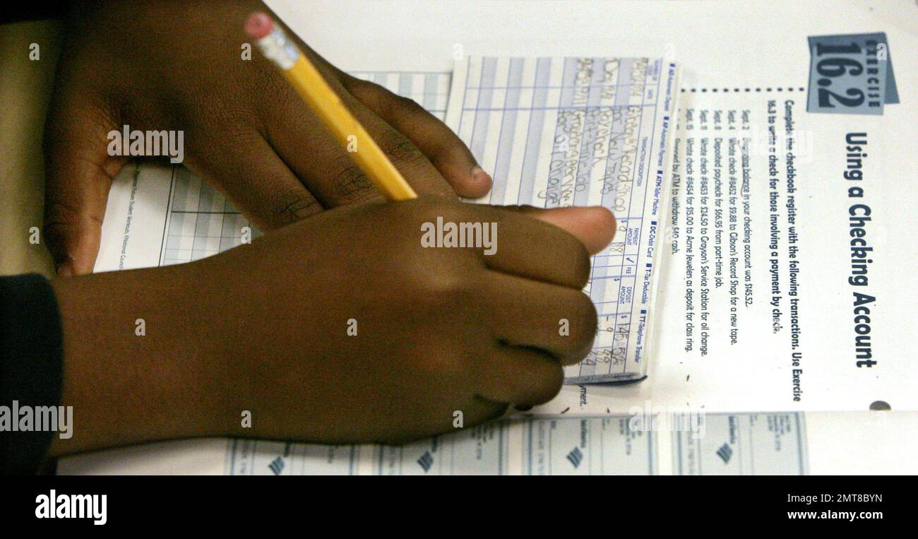 FILE - In this Oct. 25, 2005 file photo, Shamya Davis, Ariel Community ...