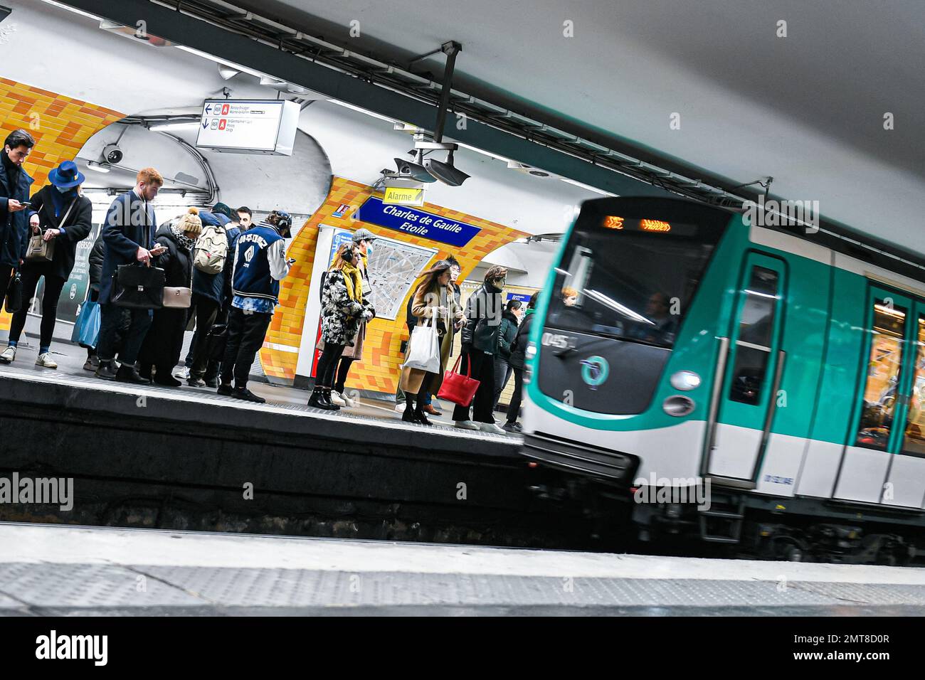 Illustration picture shows the platform of a Parisian subway station ...