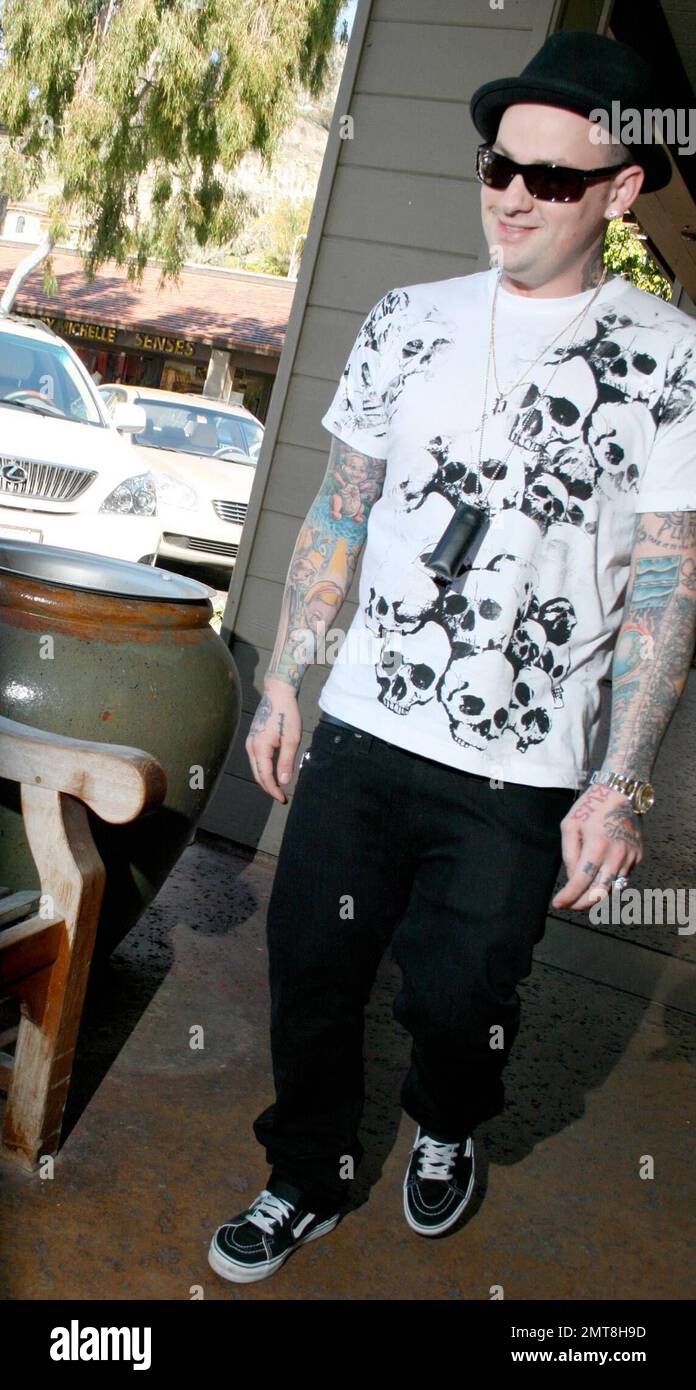 Paris Hilton and Benji Madden have a lunch meeting with a mysterious ...