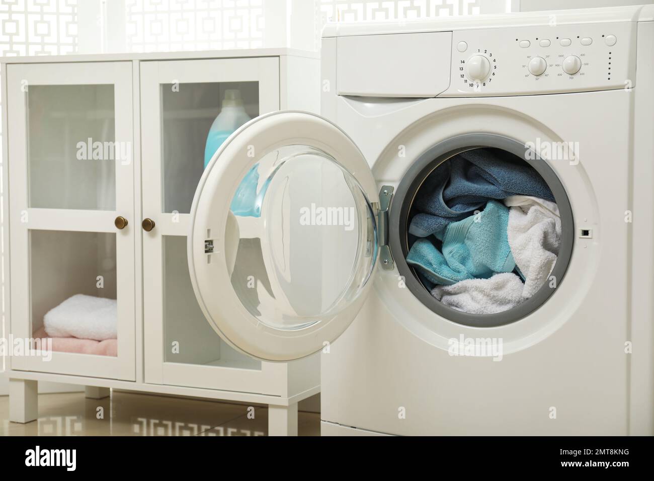 Modern bathroom technology hi-res stock photography and images - Alamy