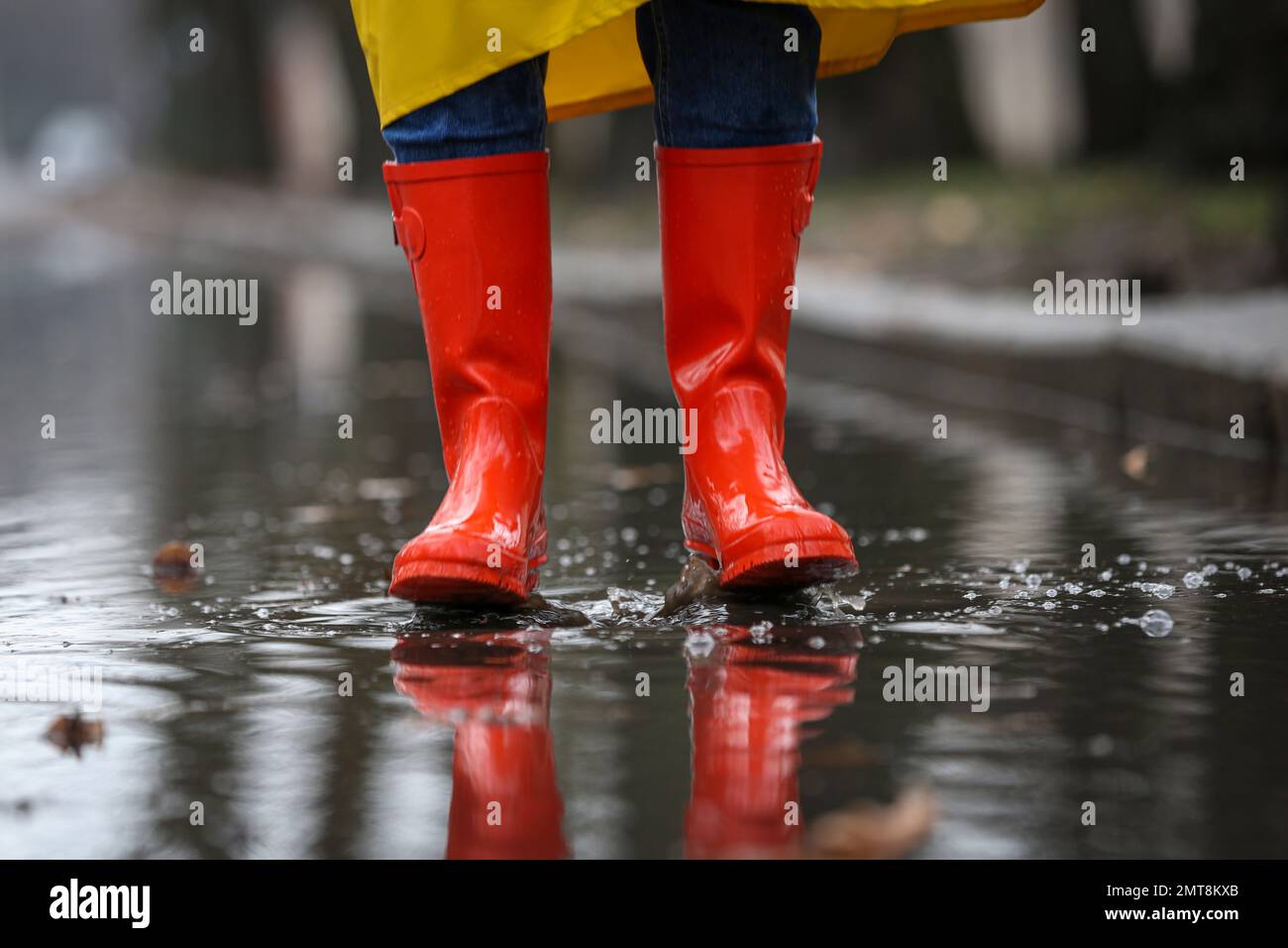 Mud splash on woman hi-res stock photography and images - Alamy