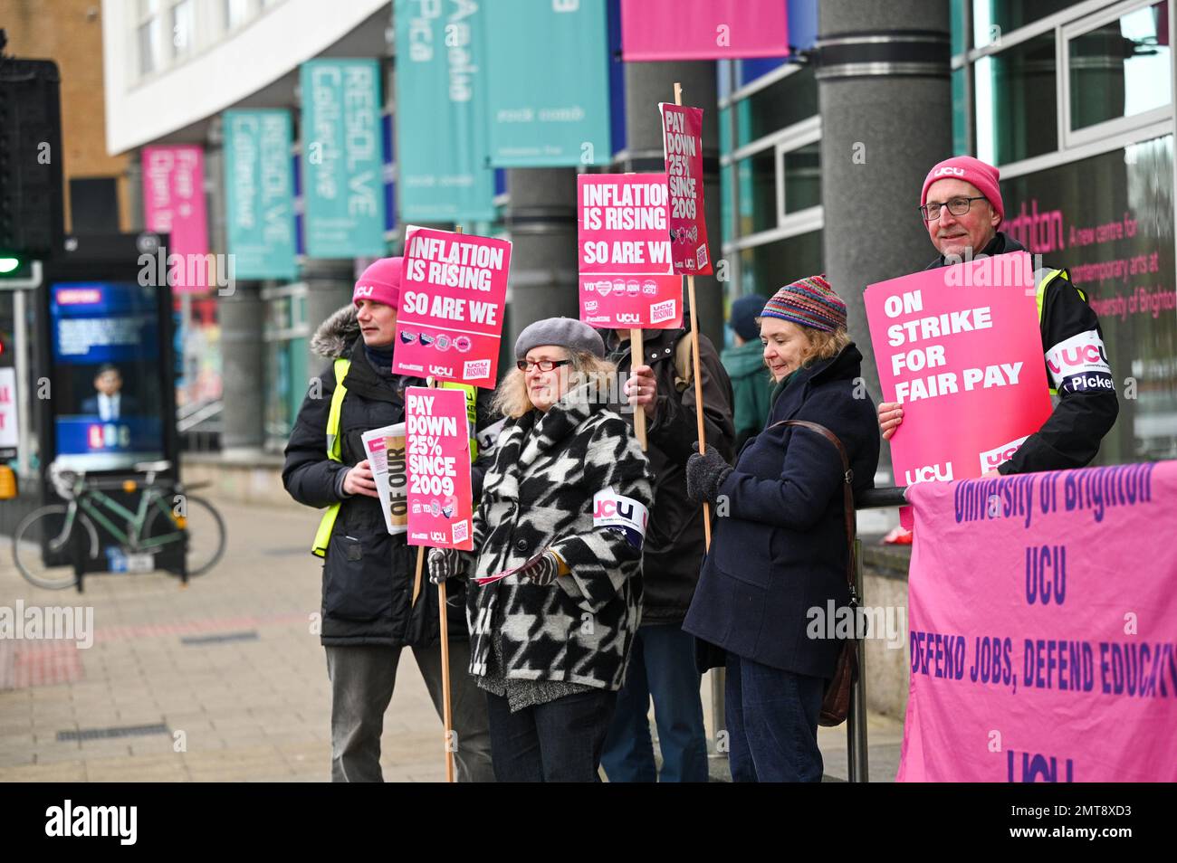 Striking workers uk 2023 hi-res stock photography and images - Alamy