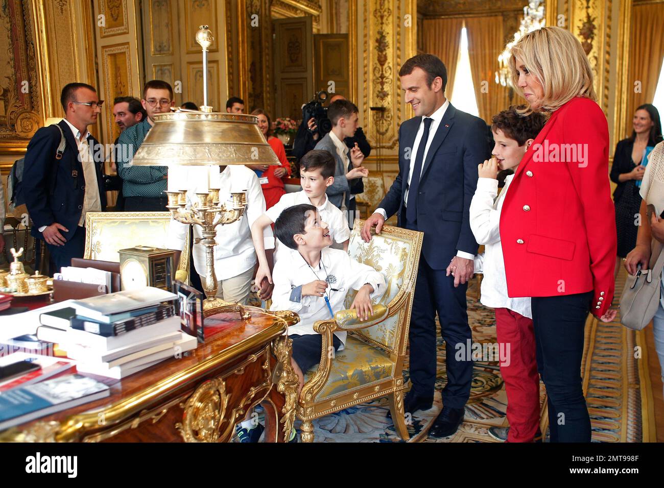 France's President Emmanuel Macron, 3rd right, and his wife Brigitte ...
