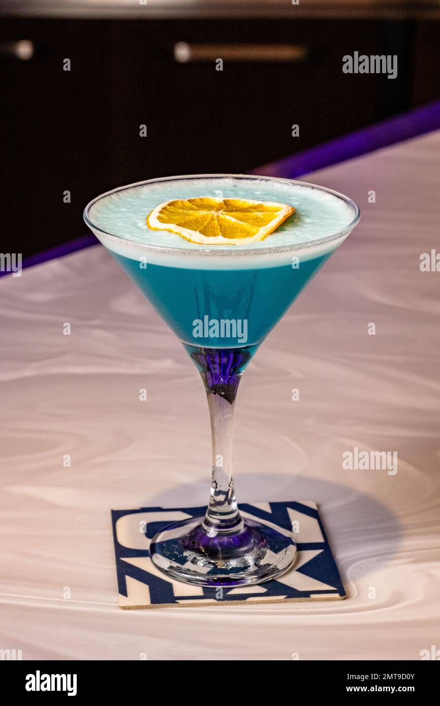 Cocktails at the bar of a restaurant. Tasty alcoholic drink Stock Photo ...