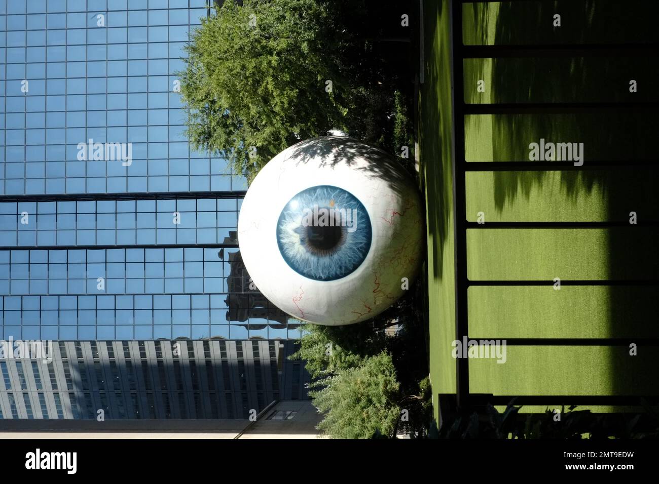 Giant Eyeball, Downtown Dallas Stock Photo - Alamy