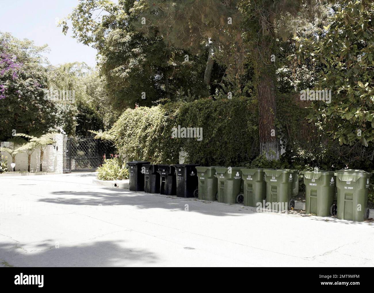 On Paris' second day out of jail, the heiress was still getting gifts ...