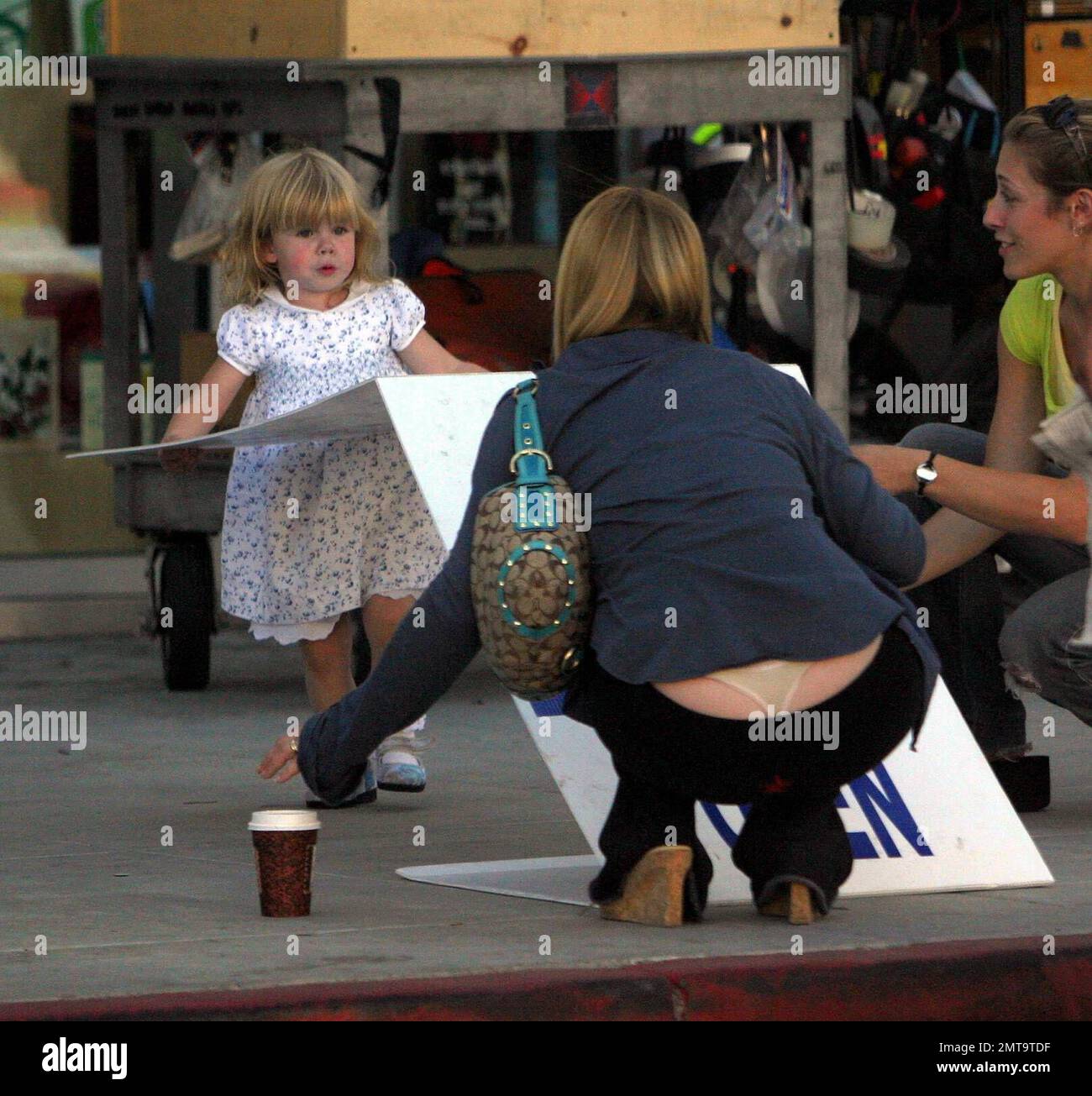 "Medium" actress Patricia Arquette was a big hit with this little girl ...