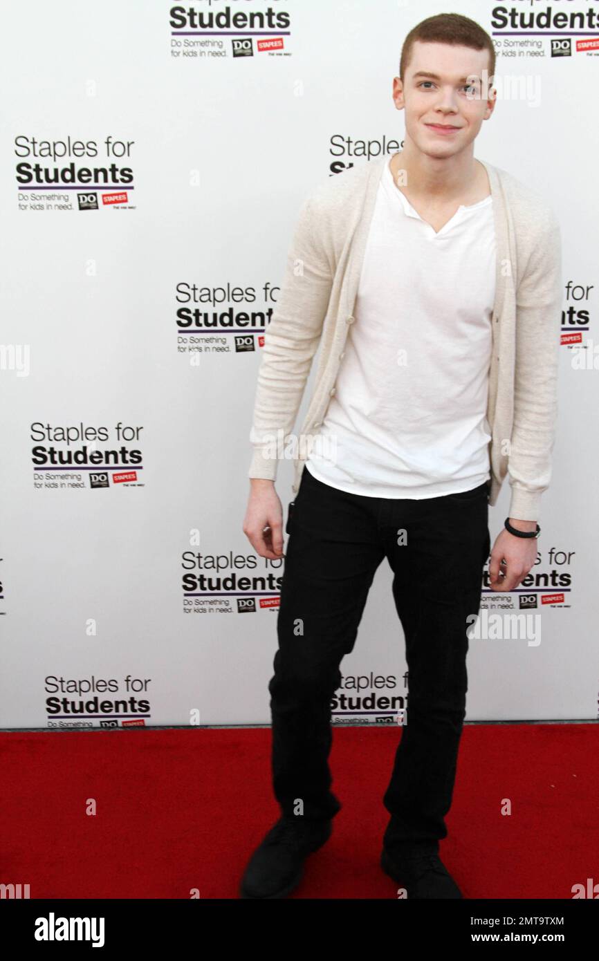 Bella thorne and cameron monaghan hi-res stock photography and images ...