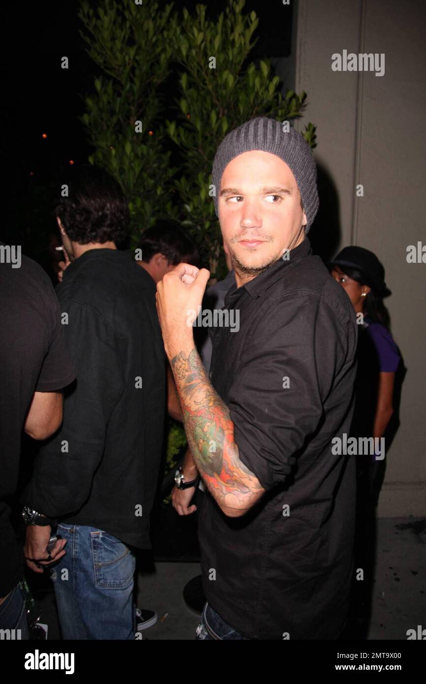 Sean Stewart makes two separate arrivals at Hollywood hotspot Crown Bar ...
