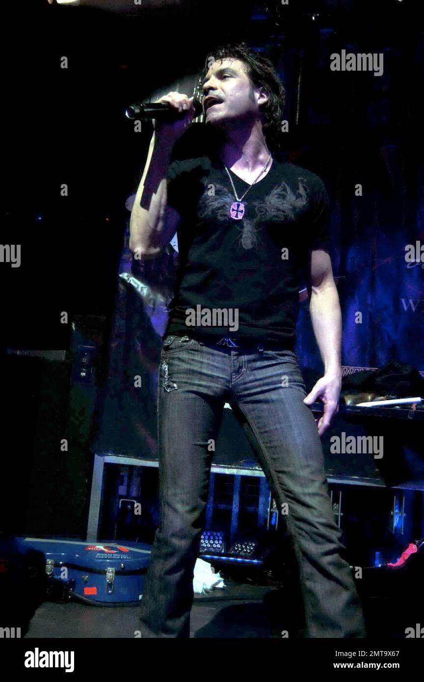 Pat Monahan, Train band member turned soloist, performs at the MGM ...