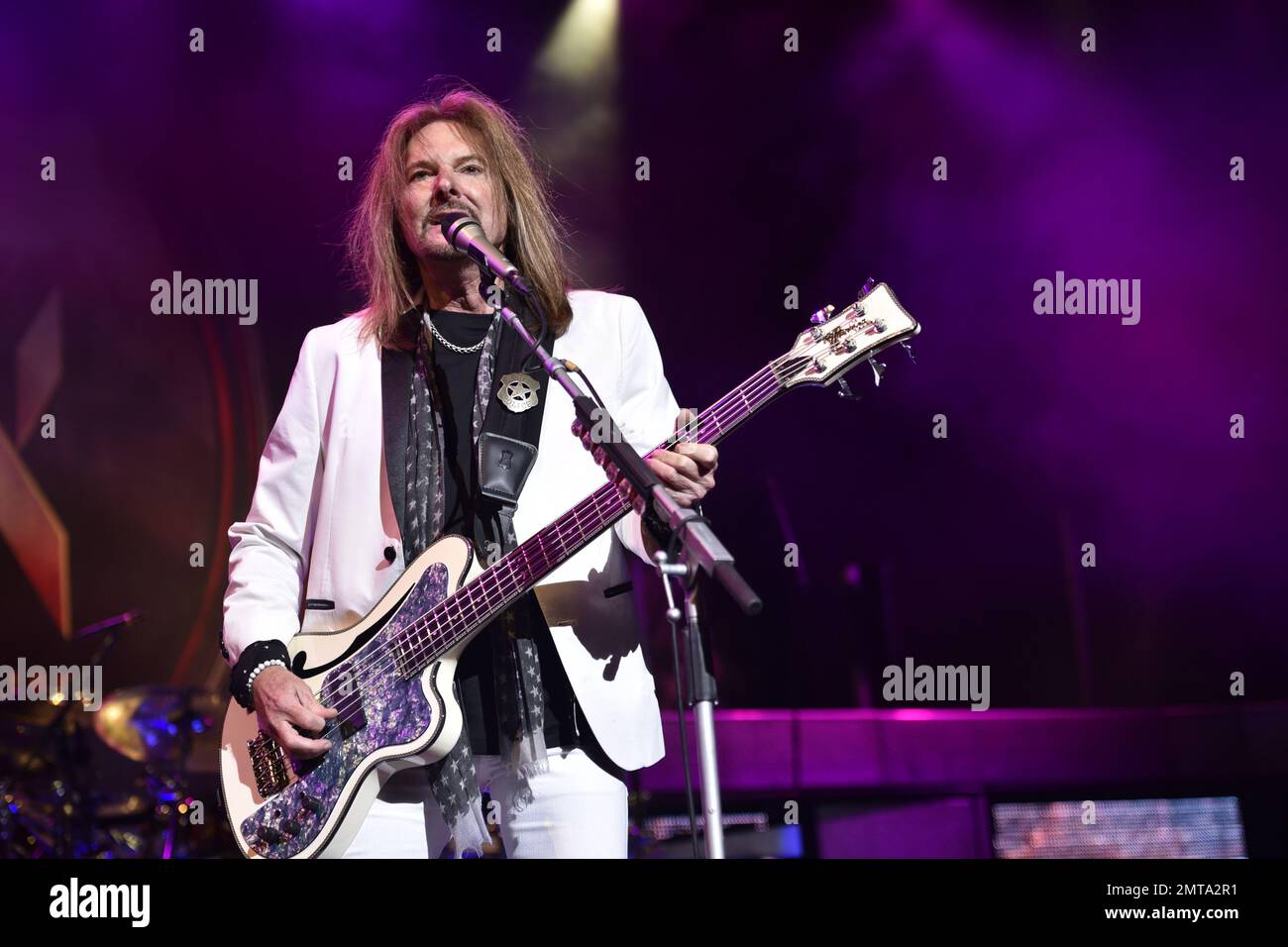 Ricky Phillips of the band Styx perform in concert at the Hollywood ...