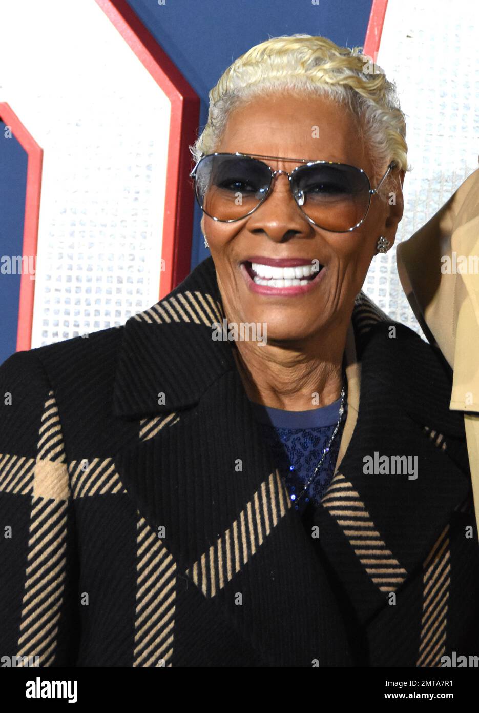 Dionne warwick us singer hi-res stock photography and images - Alamy