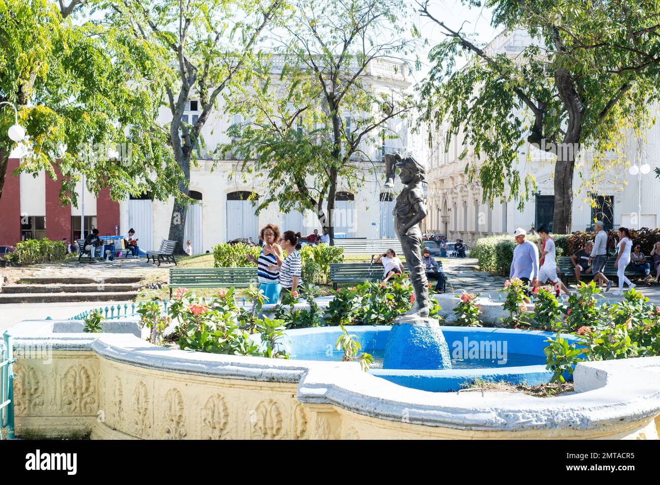 El Niño de la Bota Infortunada, Boy with a Boot statue, Parque Vidal ...