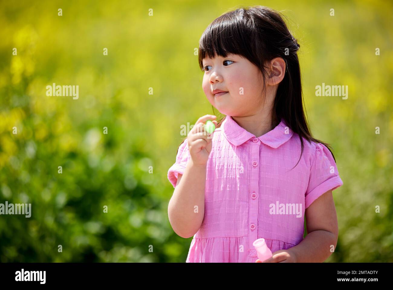 Japanese kid portrait in a city park Stock Photo - Alamy